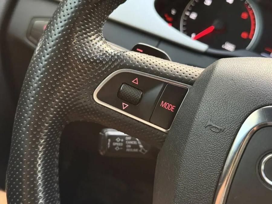 Black Audi A4 2010 in Jurmala, with an engine capacity of 3.00 L and mileage of 251 thousand km for 5350 €, photo 34 on AUTOMOTO.COM.LV