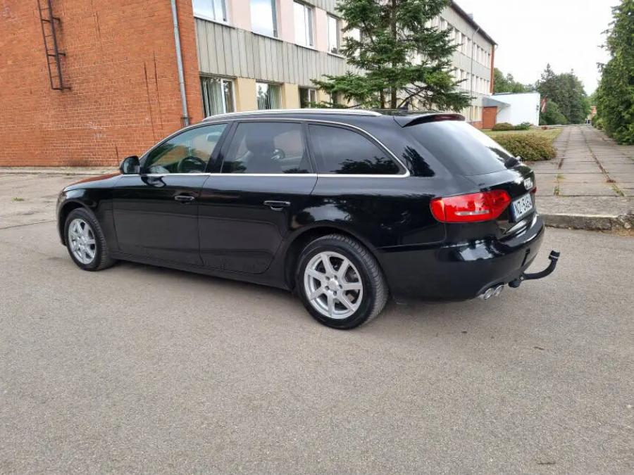 Melns Audi A4 2010 Jēkabpils, ar dzinēja tilpumu 2.00 L un nobraukumu 276 tūkst. km par 6250 €, foto 12 vietnē AUTOMOTO.COM.LV