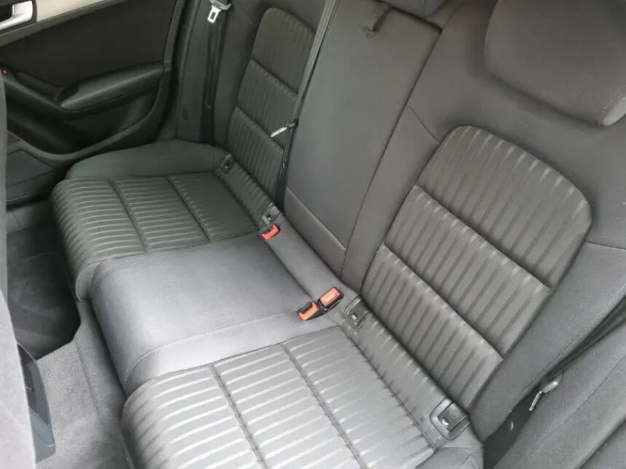Melns Audi A4 2010 Jēkabpils, ar dzinēja tilpumu 2.00 L un nobraukumu 276 tūkst. km par 6250 €, foto 14 vietnē AUTOMOTO.COM.LV