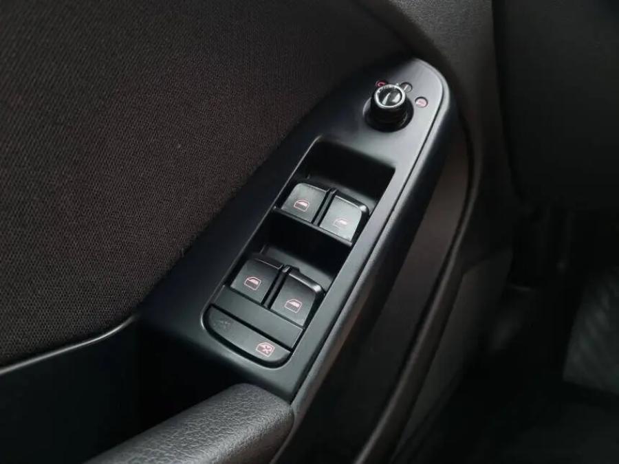 Melns Audi A4 2010 Jēkabpils, ar dzinēja tilpumu 2.00 L un nobraukumu 276 tūkst. km par 6250 €, foto 24 vietnē AUTOMOTO.COM.LV