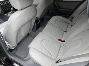Black Audi A4 2010 in Jekabpils, with an engine capacity of 2.00 L and mileage of 343 thousand km for 6190 €, photo 17 on AUTOMOTO.COM.LV
