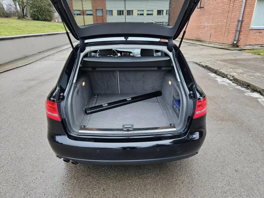 Black Audi A4 2010 in Jekabpils, with an engine capacity of 2.00 L and mileage of 343 thousand km for 6190 €, photo 20 on AUTOMOTO.COM.LV