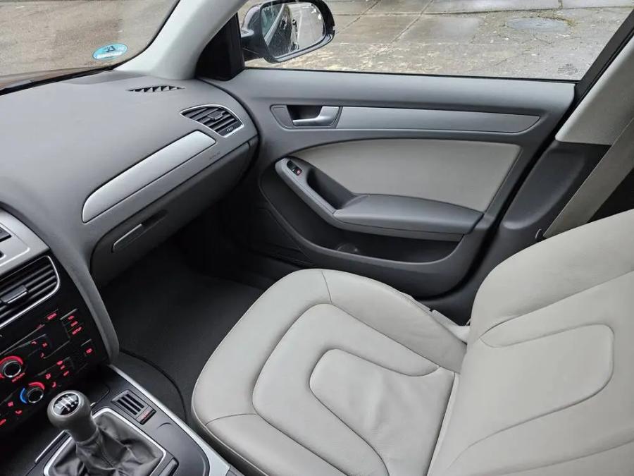 Black Audi A4 2010 in Jekabpils, with an engine capacity of 2.00 L and mileage of 343 thousand km for 6190 €, photo 31 on AUTOMOTO.COM.LV