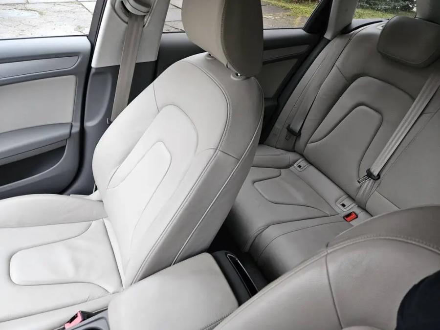 Black Audi A4 2010 in Jekabpils, with an engine capacity of 2.00 L and mileage of 343 thousand km for 6190 €, photo 32 on AUTOMOTO.COM.LV