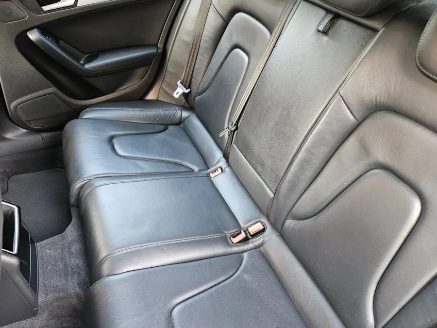 Melns Audi A4 2010 Jēkabpils, ar dzinēja tilpumu 2.00 L un nobraukumu 301 tūkst. km par 6290 €, foto 14 vietnē AUTOMOTO.COM.LV