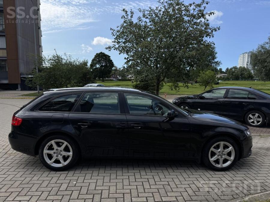 Melns Audi A4 2010 Rīga, ar dzinēja tilpumu 2.00 L un nobraukumu 334 tūkst. km par 3990 €, foto 3 vietnē AUTOMOTO.COM.LV