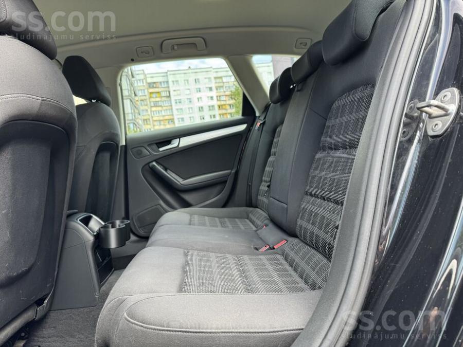 Melns Audi A4 2010 Rīga, ar dzinēja tilpumu 2.00 L un nobraukumu 334 tūkst. km par 3990 €, foto 9 vietnē AUTOMOTO.COM.LV
