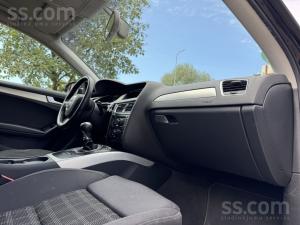 Melns Audi A4 2010 Rīga, ar dzinēja tilpumu 2.00 L un nobraukumu 334 tūkst. km par 3990 €, foto 10 vietnē AUTOMOTO.COM.LV