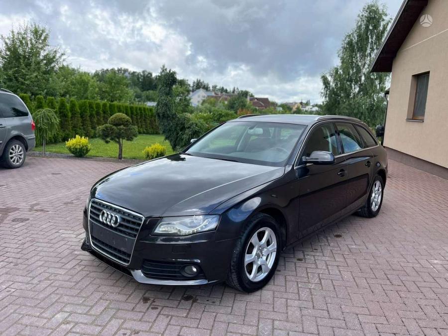 Black Audi A4 2010 in Utena, with an engine capacity of 1.97 L and mileage of 264 thousand km for 5650 €, photo 3 on AUTOMOTO.COM.LV