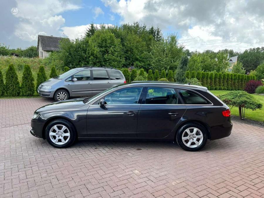 Black Audi A4 2010 in Utena, with an engine capacity of 1.97 L and mileage of 264 thousand km for 5650 €, photo 8 on AUTOMOTO.COM.LV