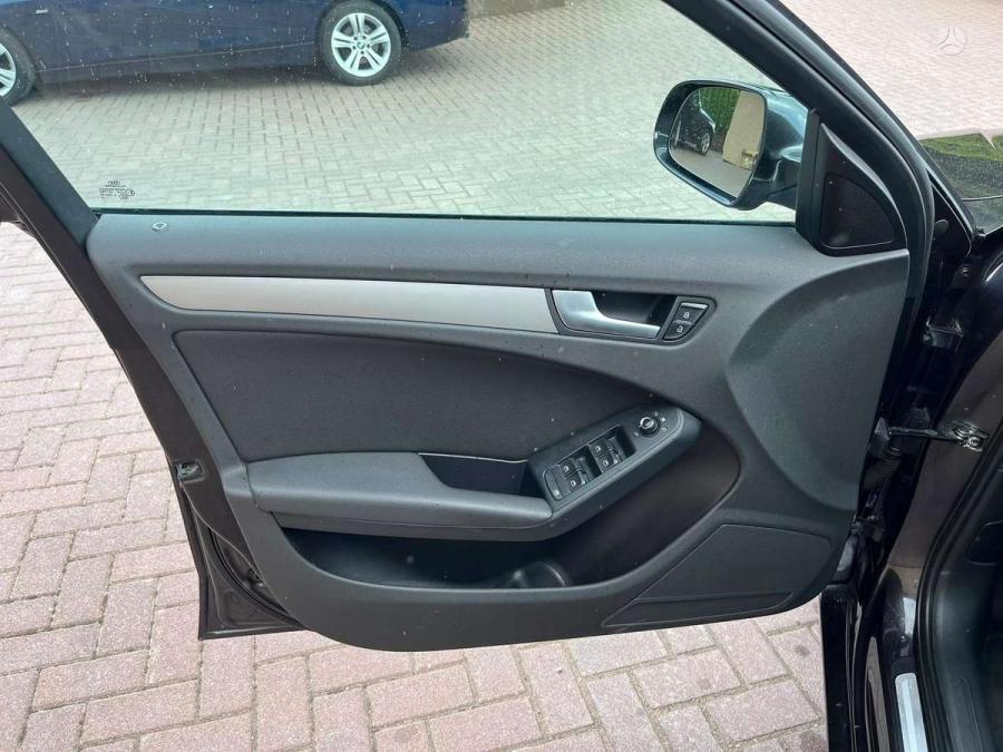 Black Audi A4 2010 in Utena, with an engine capacity of 1.97 L and mileage of 264 thousand km for 5650 €, photo 16 on AUTOMOTO.COM.LV