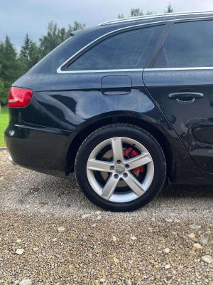Black Audi A4 2010 in Kelme, with an engine capacity of 2.70 L and mileage of 375 thousand km for 6500 €, photo 6 on AUTOMOTO.COM.LV