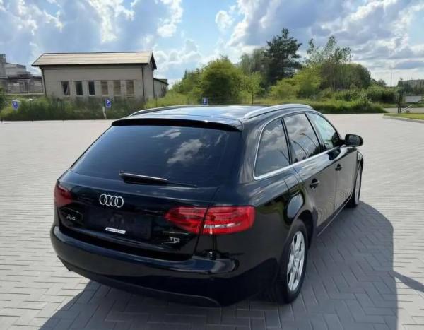 Black Audi A4 2010 in Telschi, with an engine capacity of 2.00 L and mileage of 244 thousand km for 5290 €, photo 8 on AUTOMOTO.COM.LV