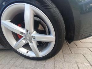 Melns Audi A4 2010 Šauļi, ar dzinēja tilpumu 2.00 L un nobraukumu 220 tūkst. km par 6900 €, foto 18 vietnē AUTOMOTO.COM.LV