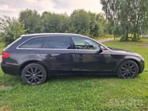 Melns Audi A4 2010 Jelgava, ar dzinēja tilpumu 2.00 L un nobraukumu 334 tūkst. km par 5000 €, foto  vietnē AUTOMOTO.COM.LV