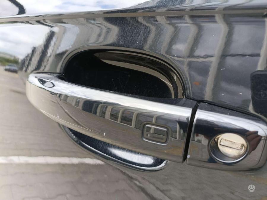 Black Audi A4 2010 in Vilnius, with an engine capacity of 2.70 L and mileage of 259 thousand km for 5799 €, photo 19 on AUTOMOTO.COM.LV