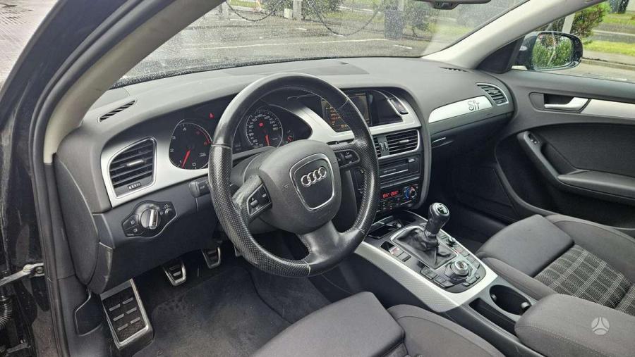 Black Audi A4 2010 in Vilnius, with an engine capacity of 1.97 L and mileage of 223 thousand km for 4290 €, photo 12 on AUTOMOTO.COM.LV