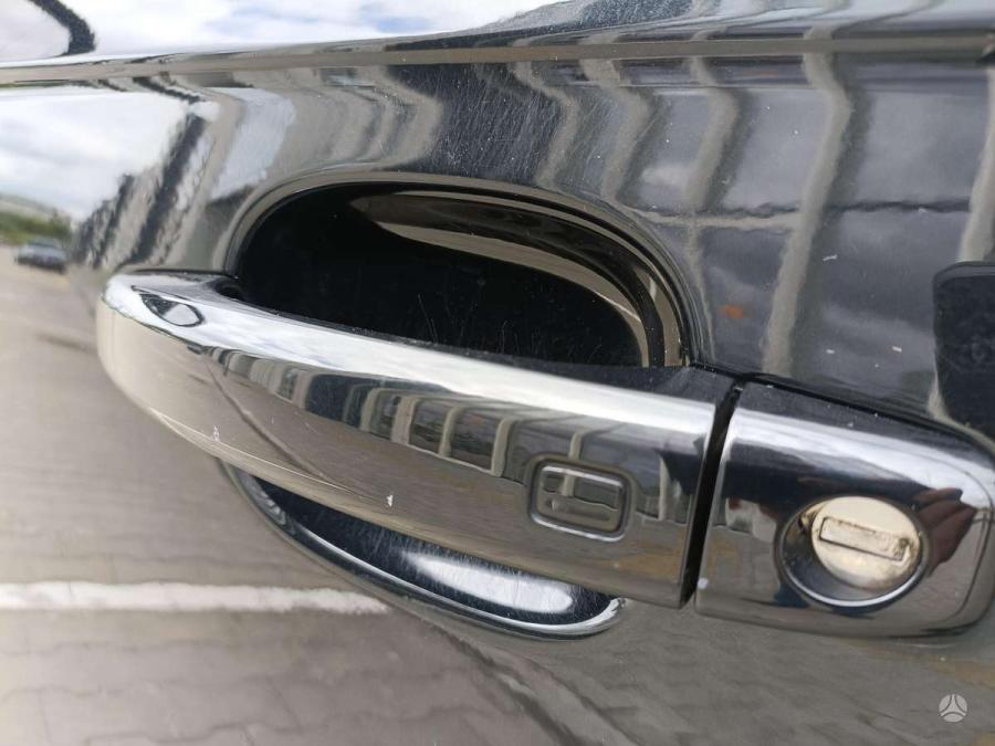 Black Audi A4 2010 in Vilnius, with an engine capacity of 2.70 L and mileage of 259 thousand km for 5499 €, photo 17 on AUTOMOTO.COM.LV