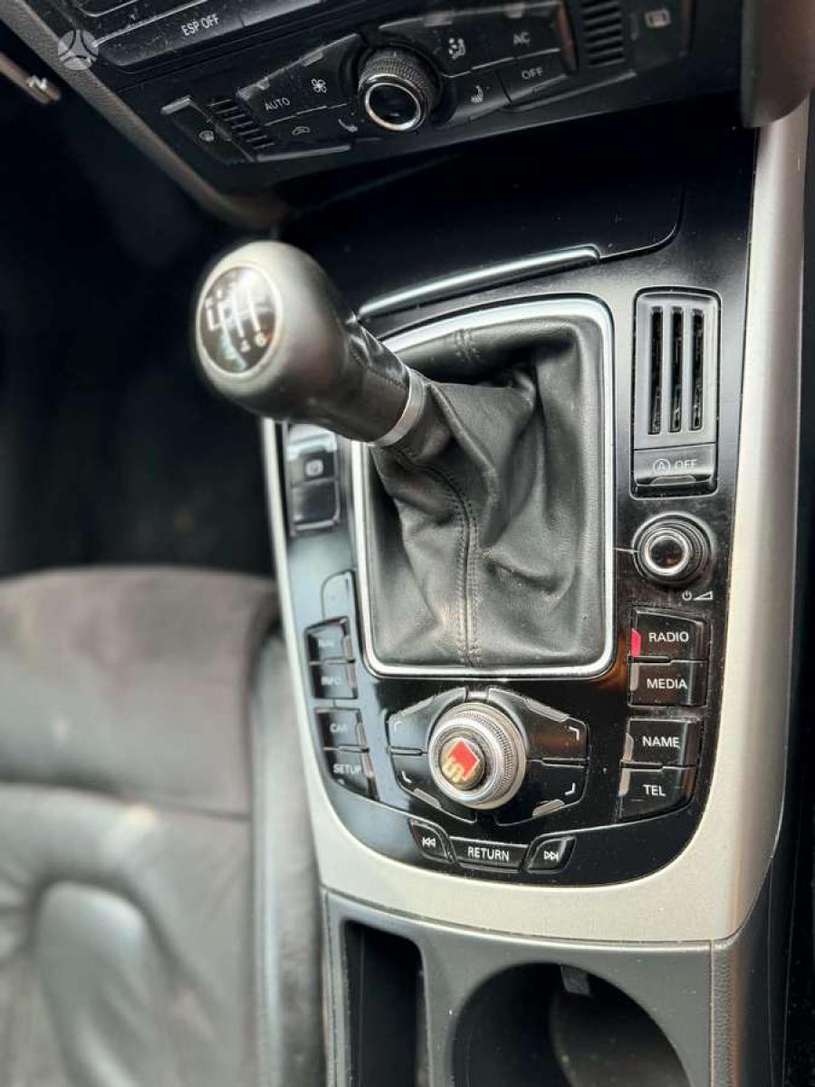 Black Audi A4 2010 in Panevezys, with an engine capacity of 1.97 L and mileage of 379 thousand km for 4000 €, photo 7 on AUTOMOTO.COM.LV