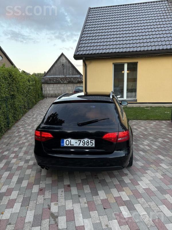 Audi A4 2010 in Tukums on AUTOMOTO.COM.LV Black Audi A4 2010 in Tukums, with an engine capacity of 2.00 L and mileage of 437 thousand km for 4500 €, photo 5 on AUTOMOTO.COM.LV