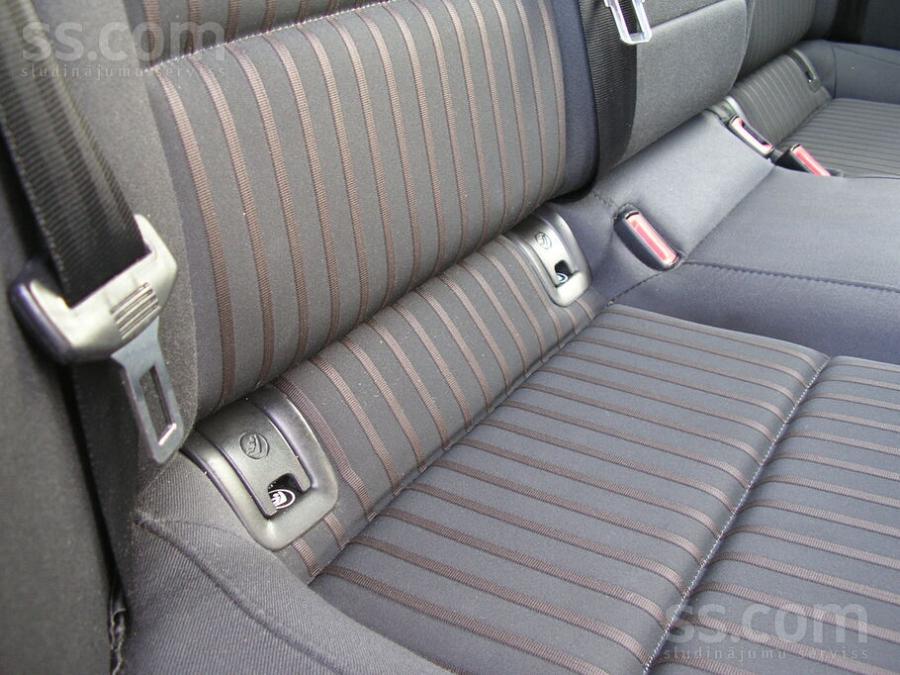 Black Audi A4 2010 in Riga, with an engine capacity of 2.00 L and mileage of 0 thousand km for 6950 €, photo 23 on AUTOMOTO.COM.LV