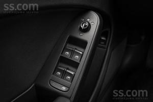 Black Audi A4 2010 in Riga, with an engine capacity of 3.00 L and mileage of 379 thousand km for 6950 €, photo 28 on AUTOMOTO.COM.LV