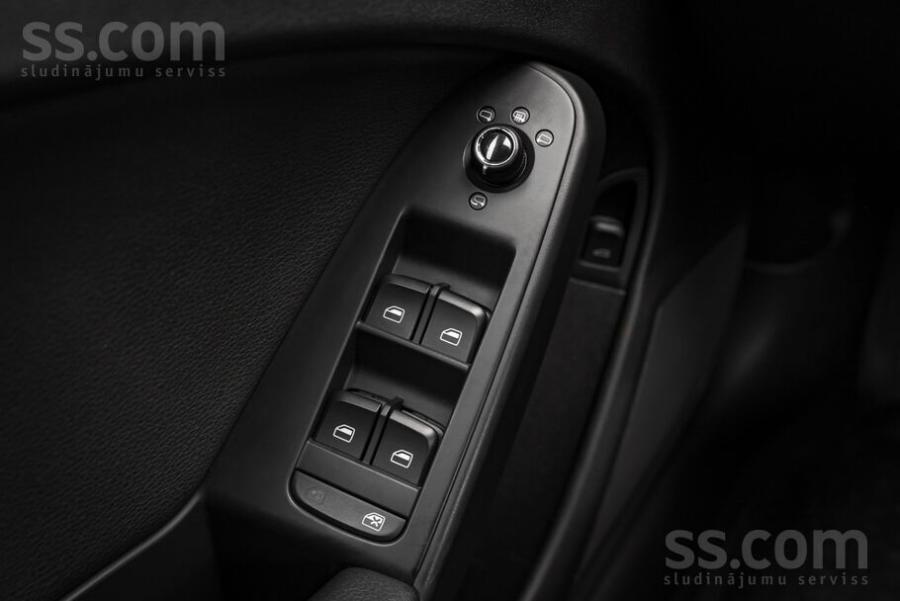 Black Audi A4 2010 in Riga, with an engine capacity of 3.00 L and mileage of 379 thousand km for 6950 €, photo 28 on AUTOMOTO.COM.LV