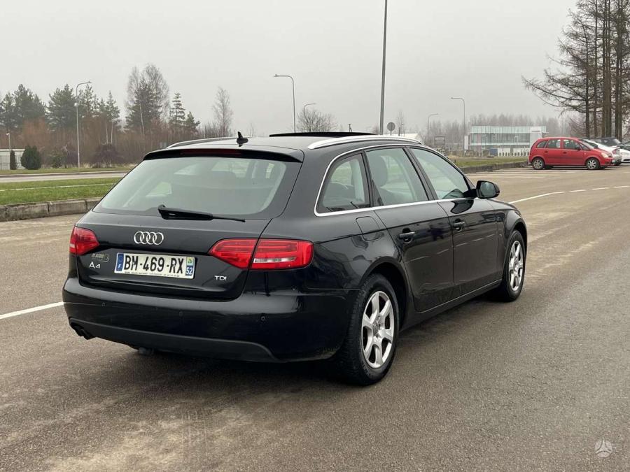 Black Audi A4 2011 in Panevezys, with an engine capacity of 1.97 L and mileage of 306 thousand km for 4490 €, photo 5 on AUTOMOTO.COM.LV