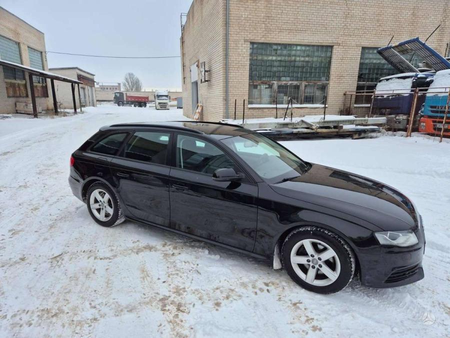 Melns Audi A4 2011 Panevēža, ar dzinēja tilpumu 2.00 L un nobraukumu 224 tūkst. km par 5299 €, foto 3 vietnē AUTOMOTO.COM.LV
