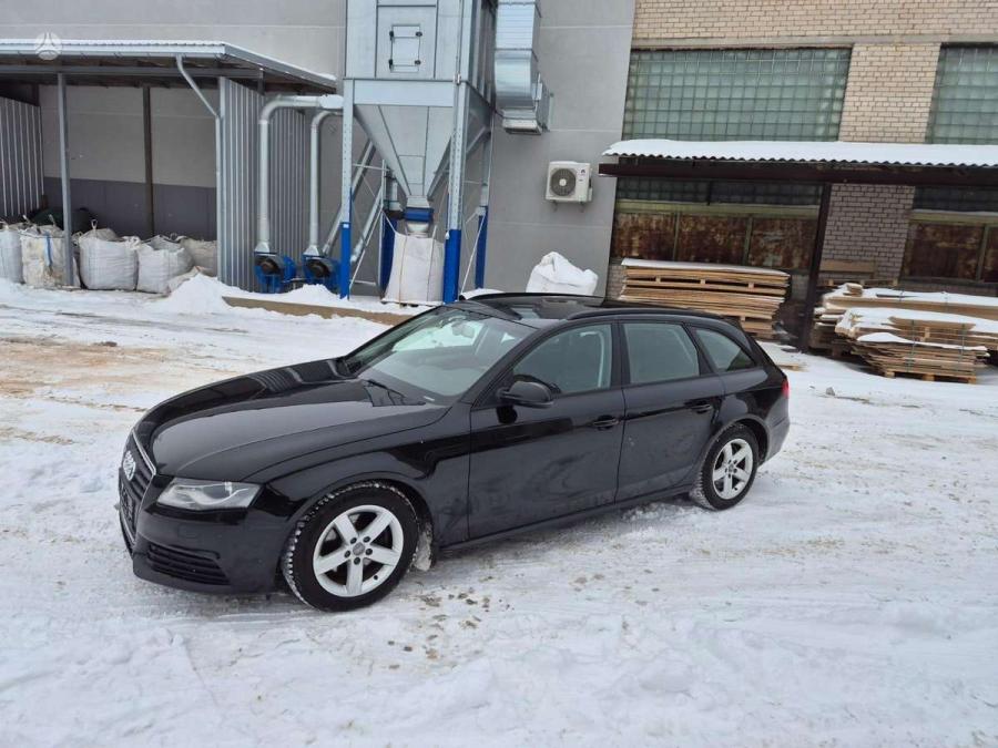 Melns Audi A4 2011 Panevēža, ar dzinēja tilpumu 2.00 L un nobraukumu 224 tūkst. km par 5299 €, foto 7 vietnē AUTOMOTO.COM.LV