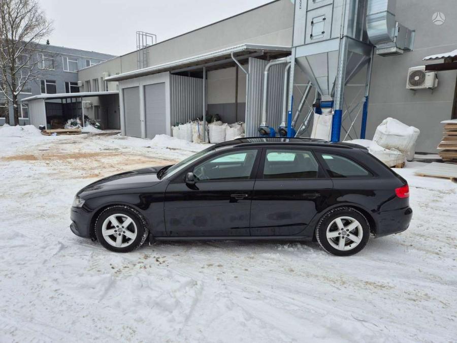 Melns Audi A4 2011 Panevēža, ar dzinēja tilpumu 2.00 L un nobraukumu 224 tūkst. km par 5299 €, foto 11 vietnē AUTOMOTO.COM.LV