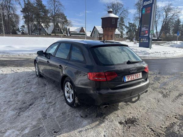 Black Audi A4 2011 in Utena, with an engine capacity of 2.70 L and mileage of 400 thousand km for 4750 €, photo 6 on AUTOMOTO.COM.LV