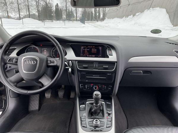 Melns Audi A4 2011 Pasvalys, ar dzinēja tilpumu 1.97 L un nobraukumu 287 tūkst. km par 5200 €, foto 8 vietnē AUTOMOTO.COM.LV