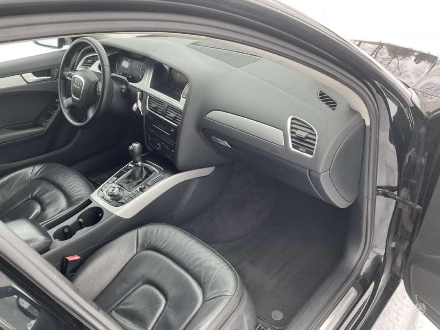 Melns Audi A4 2011 Pasvalys, ar dzinēja tilpumu 1.97 L un nobraukumu 287 tūkst. km par 5200 €, foto 9 vietnē AUTOMOTO.COM.LV