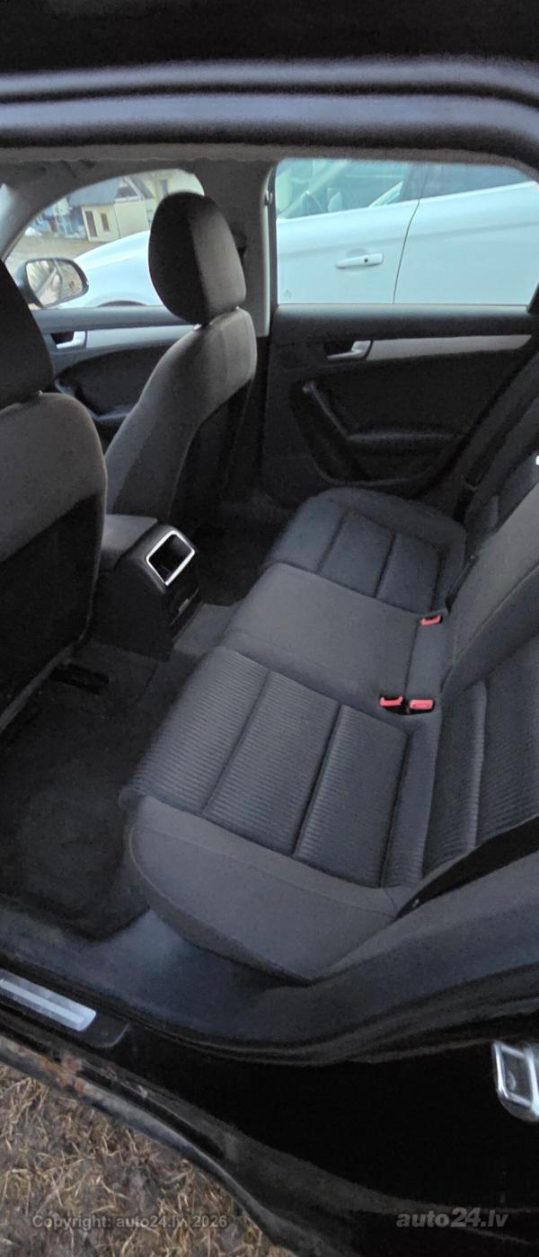 Melns Audi A4 2011 Tallina, ar dzinēja tilpumu 2.00 L un nobraukumu 362 tūkst. km par 4500 €, foto 10 vietnē AUTOMOTO.COM.LV