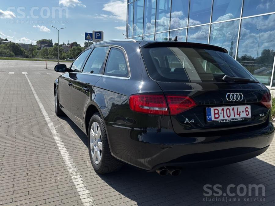 Melns Audi A4 2011 Rēzekne, ar dzinēja tilpumu 2.00 L un nobraukumu 311 tūkst. km par 6300 €, foto 4 vietnē AUTOMOTO.COM.LV