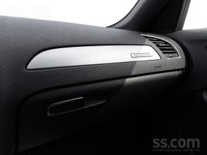 Black Audi A4 2011 in Riga, with an engine capacity of 2.00 L and mileage of 238 thousand km for 8900 €, photo 13 on AUTOMOTO.COM.LV