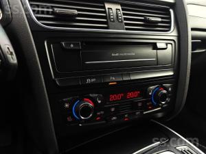 Black Audi A4 2011 in Riga, with an engine capacity of 2.00 L and mileage of 238 thousand km for 8900 €, photo 15 on AUTOMOTO.COM.LV