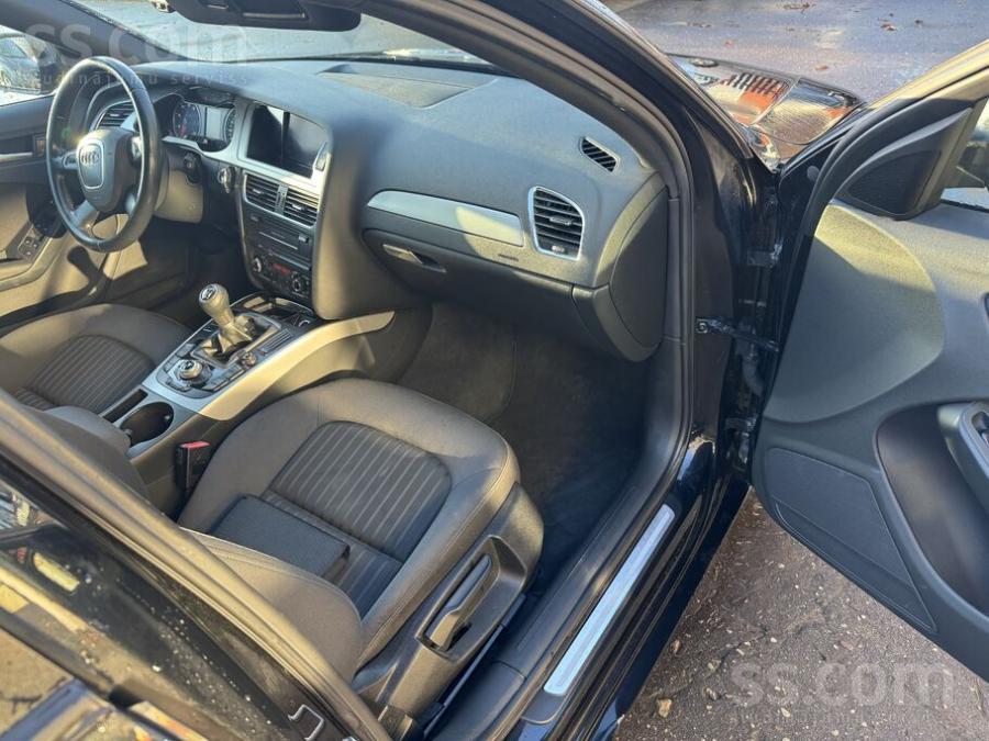 Melns Audi A4 2011 Rīga, ar dzinēja tilpumu 2.00 L un nobraukumu 215 tūkst. km par 6750 €, foto 7 vietnē AUTOMOTO.COM.LV
