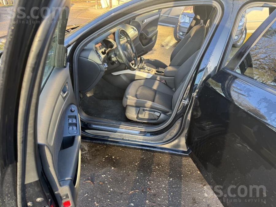 Melns Audi A4 2011 Rīga, ar dzinēja tilpumu 2.00 L un nobraukumu 215 tūkst. km par 6750 €, foto 17 vietnē AUTOMOTO.COM.LV