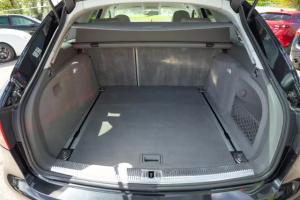 Black Audi A4 2011 in Liepaja, with an engine capacity of 2.70 L and mileage of 336 thousand km for 6900 €, photo 16 on AUTOMOTO.COM.LV