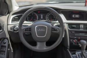 Black Audi A4 2011 in Liepaja, with an engine capacity of 2.70 L and mileage of 336 thousand km for 6900 €, photo 19 on AUTOMOTO.COM.LV