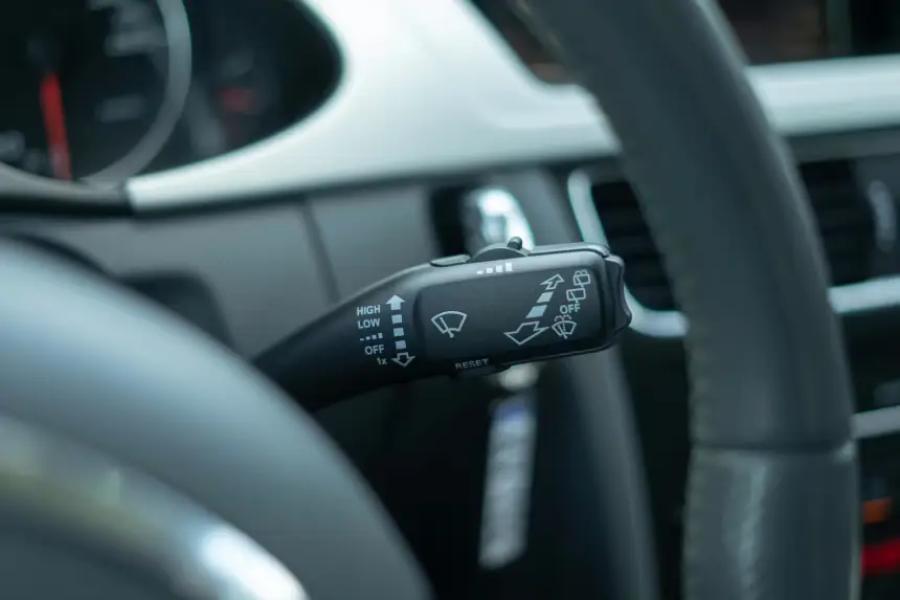 Black Audi A4 2011 in Liepaja, with an engine capacity of 2.70 L and mileage of 336 thousand km for 6900 €, photo 34 on AUTOMOTO.COM.LV