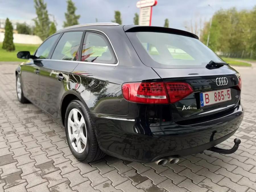 Black Audi A4 2011 in Jekabpils, with an engine capacity of 2.00 L and mileage of 282 thousand km for 6890 €, photo 9 on AUTOMOTO.COM.LV