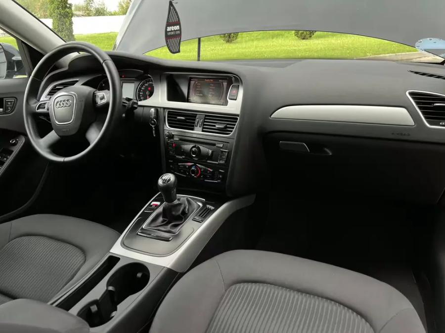 Black Audi A4 2011 in Jekabpils, with an engine capacity of 2.00 L and mileage of 282 thousand km for 6890 €, photo 17 on AUTOMOTO.COM.LV