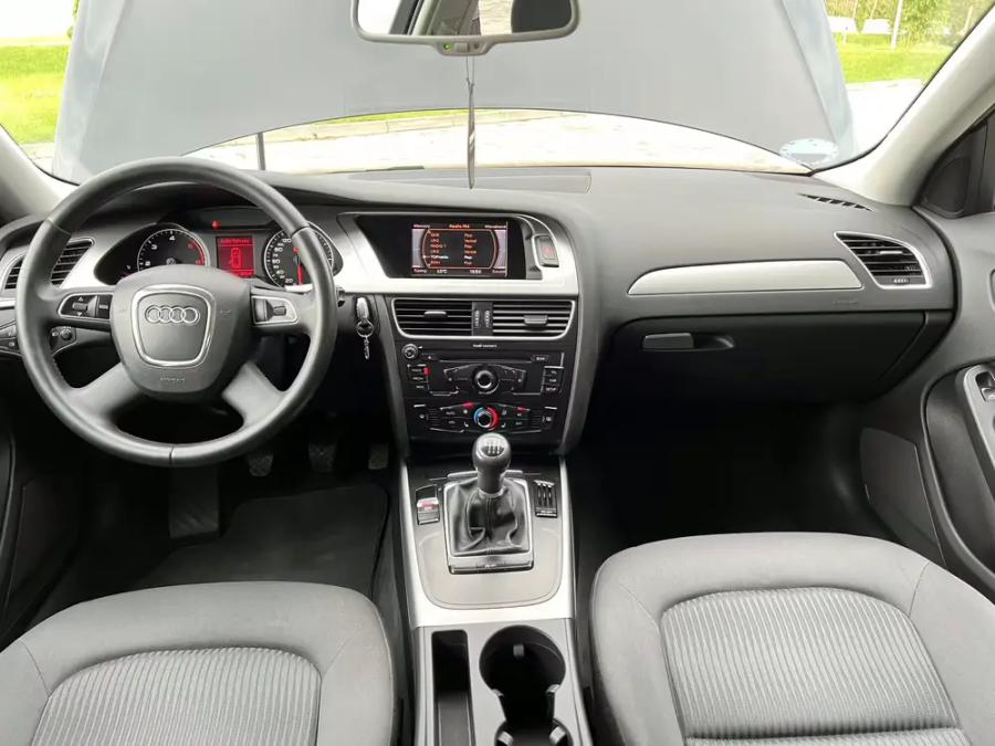 Black Audi A4 2011 in Jekabpils, with an engine capacity of 2.00 L and mileage of 282 thousand km for 6890 €, photo 23 on AUTOMOTO.COM.LV