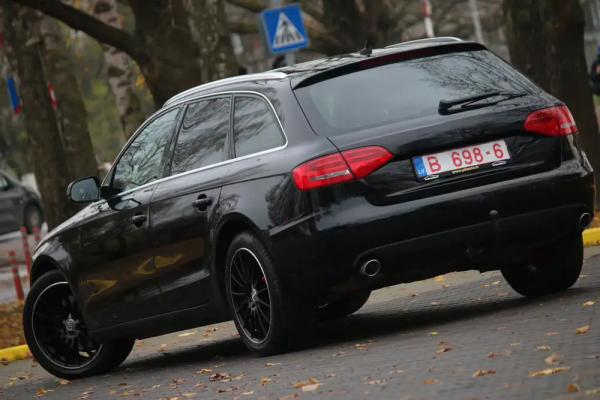Black Audi A4 2011 in Riga, with an engine capacity of 2.70 L and mileage of 297 thousand km for 5390 €, photo 4 on AUTOMOTO.COM.LV