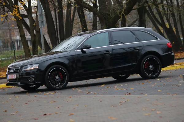 Black Audi A4 2011 in Riga, with an engine capacity of 2.70 L and mileage of 297 thousand km for 5390 €, photo 5 on AUTOMOTO.COM.LV