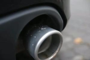 Black Audi A4 2011 in Riga, with an engine capacity of 2.70 L and mileage of 297 thousand km for 5390 €, photo 20 on AUTOMOTO.COM.LV