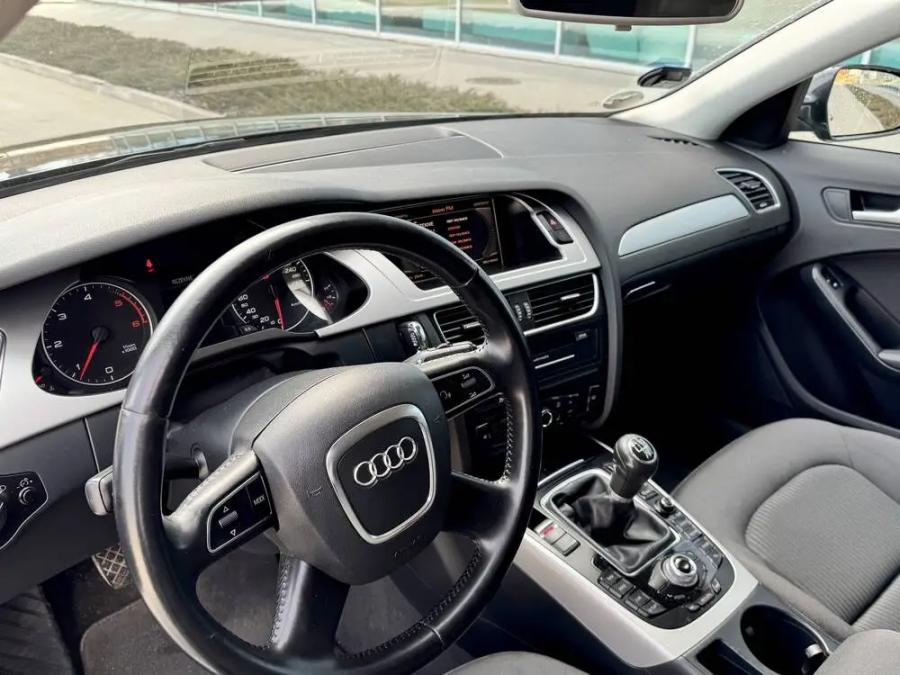 Black Audi A4 2011 in Rezekne, with an engine capacity of 2.00 L and mileage of 297 thousand km for 6700 €, photo 10 on AUTOMOTO.COM.LV